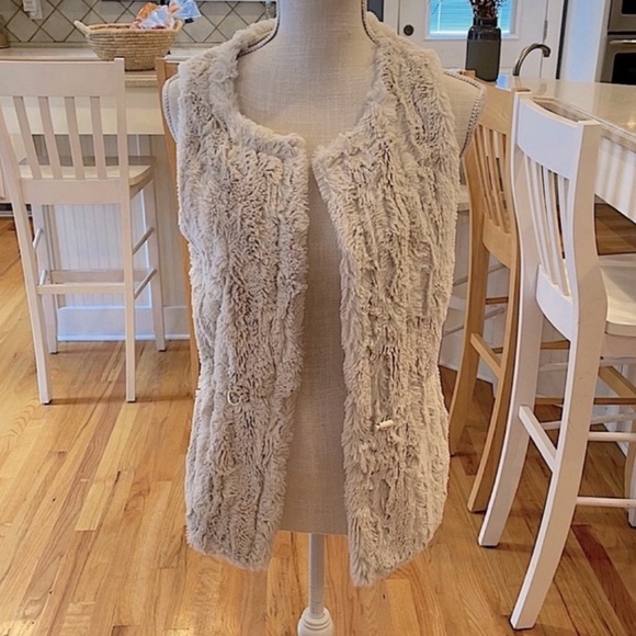 melody | Jackets & Coats | Melody Butter Soft Fuzzy Beige Vest | Poshmark